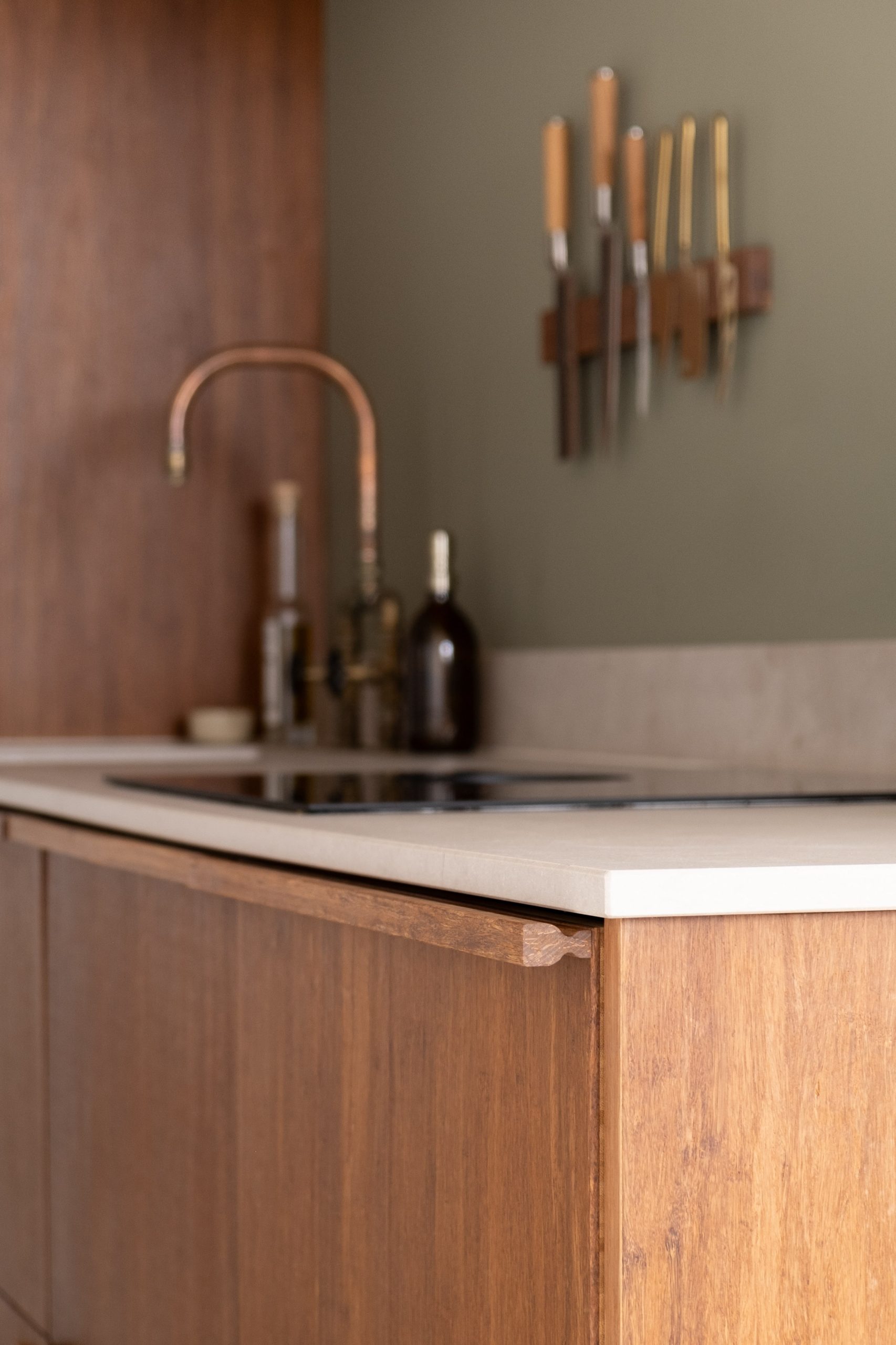 Inspiratie | Keuken met houten handgrepen op maat - Design Studio Nu ...