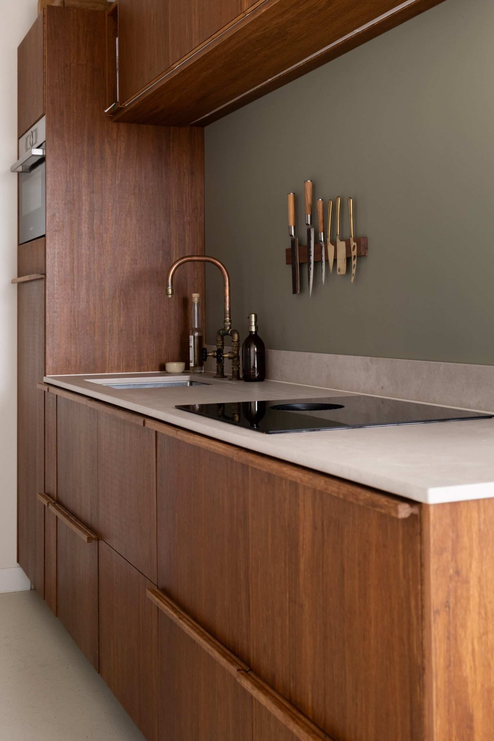 Inspiratie | Keuken met houten handgrepen op maat - Design Studio Nu ...